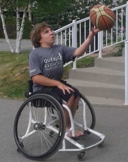 Colin Lalonde participera à une course à obstacles avec son fauteuil ...