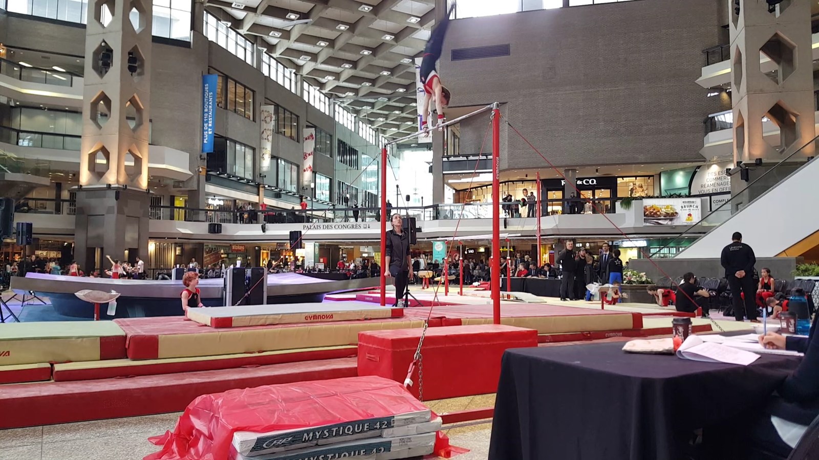 10 garçons du Club Gymini présents à La deuxième Coupe Québec