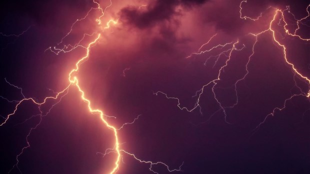 Chaleur intense et orages violents planent dans le ciel de Vaudreuil ... Chaleur intense et orages violents planent dans le ciel de Vaudreuil ...
