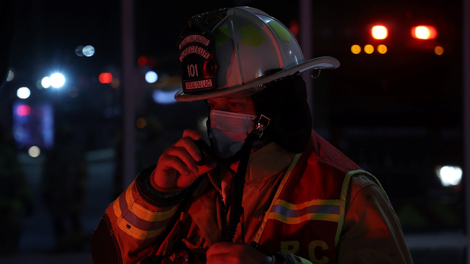 Une pièce industrielle prend feu et nécessite l'intervention des ...