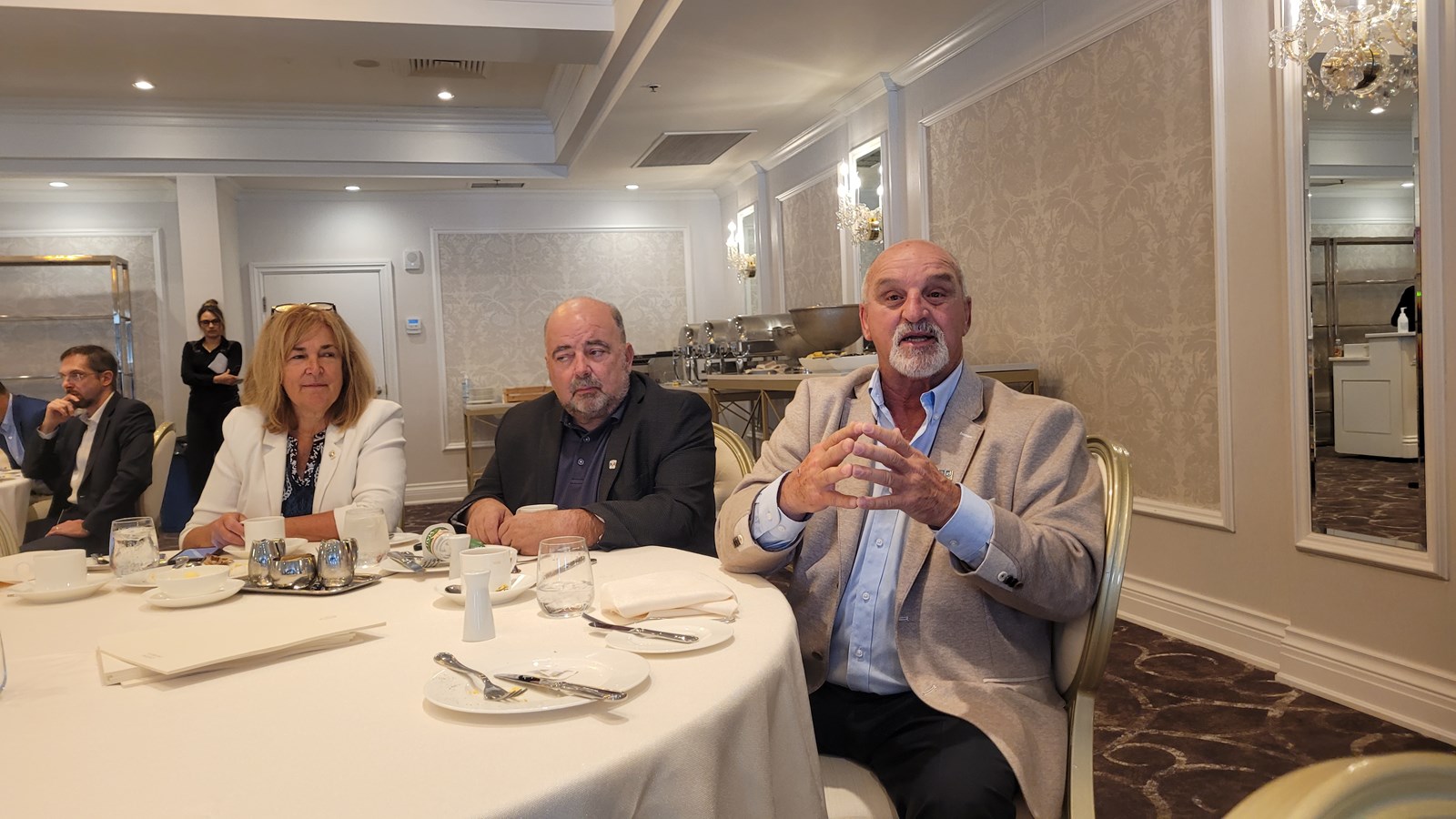 Charles Milliard vient à la rencontre de la communauté d'affaires de ...