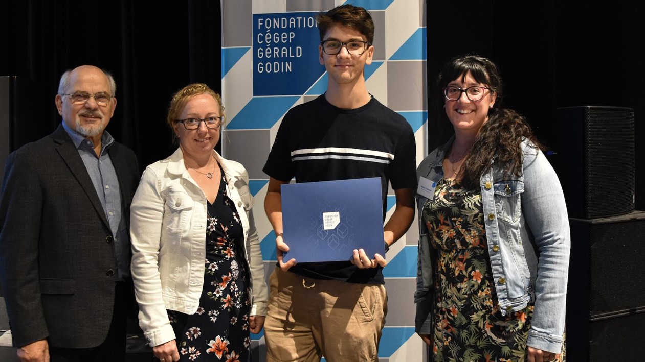 Le Cégep Gérald-Godin remet 27 bourses d'entrées à des diplômés du secondaire