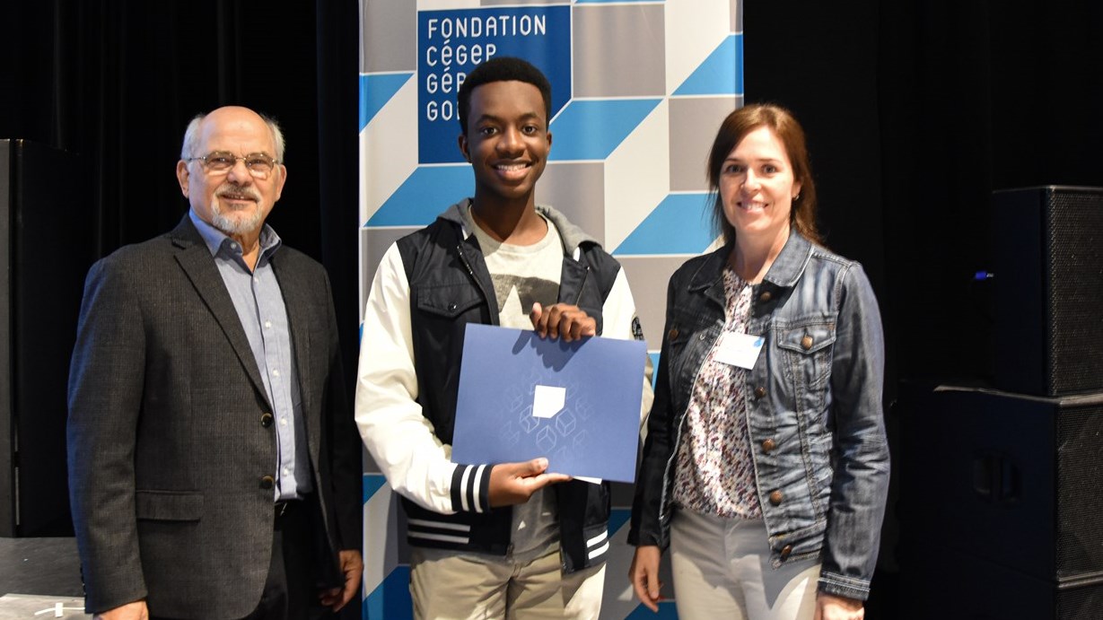 Le Cégep Gérald-Godin remet 27 bourses d'entrées à des diplômés du secondaire