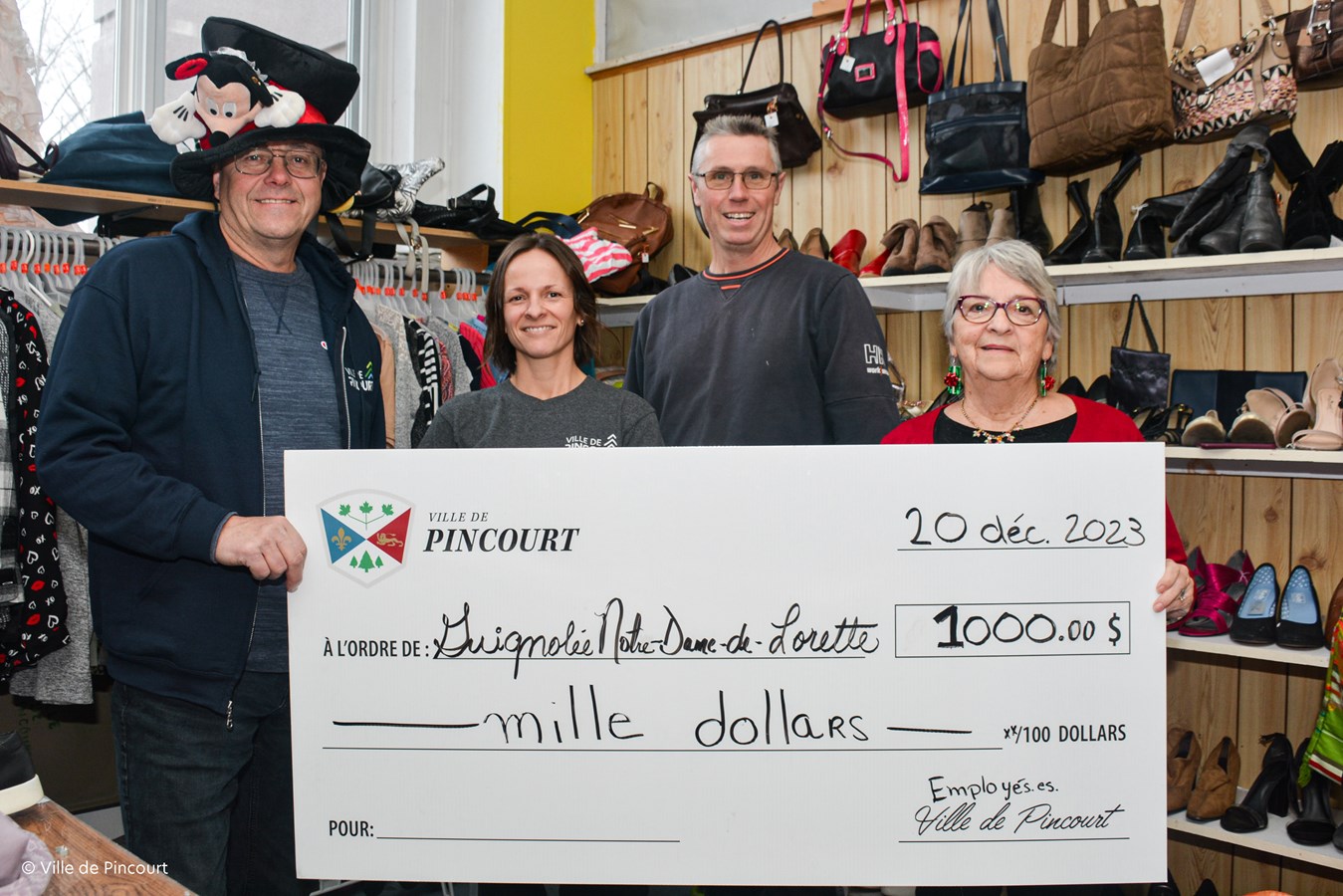 Pincourt: municipal employees donate three times to local food banks