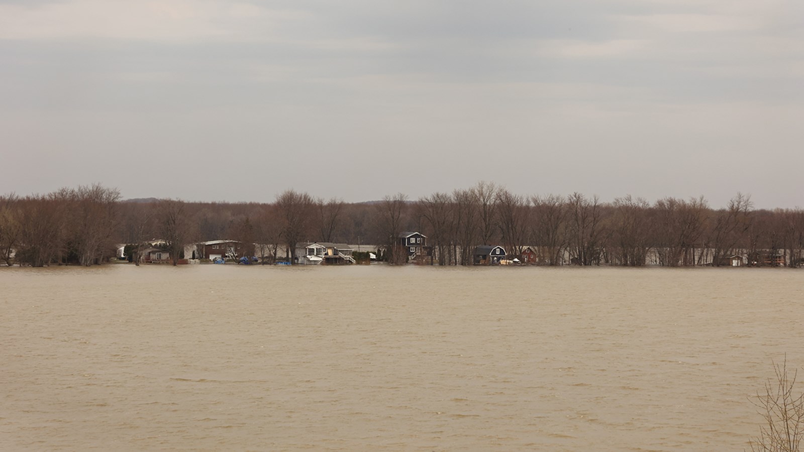 Inondations: retour en images sur la situation à Rigaud