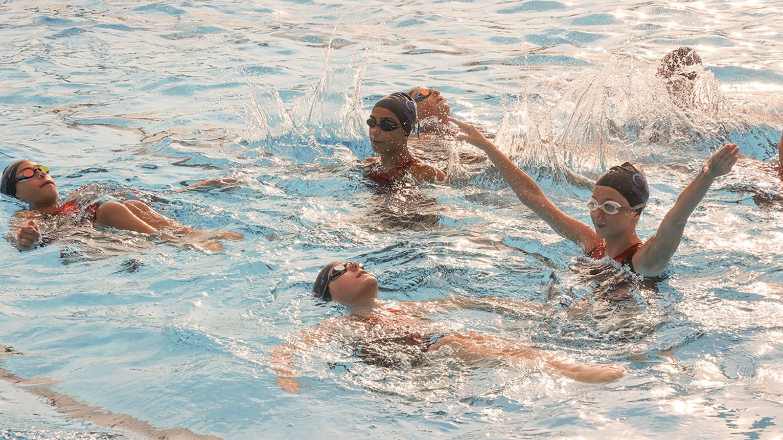 Retour en images sur le premier spectacle caritatif du Club aquatique ...