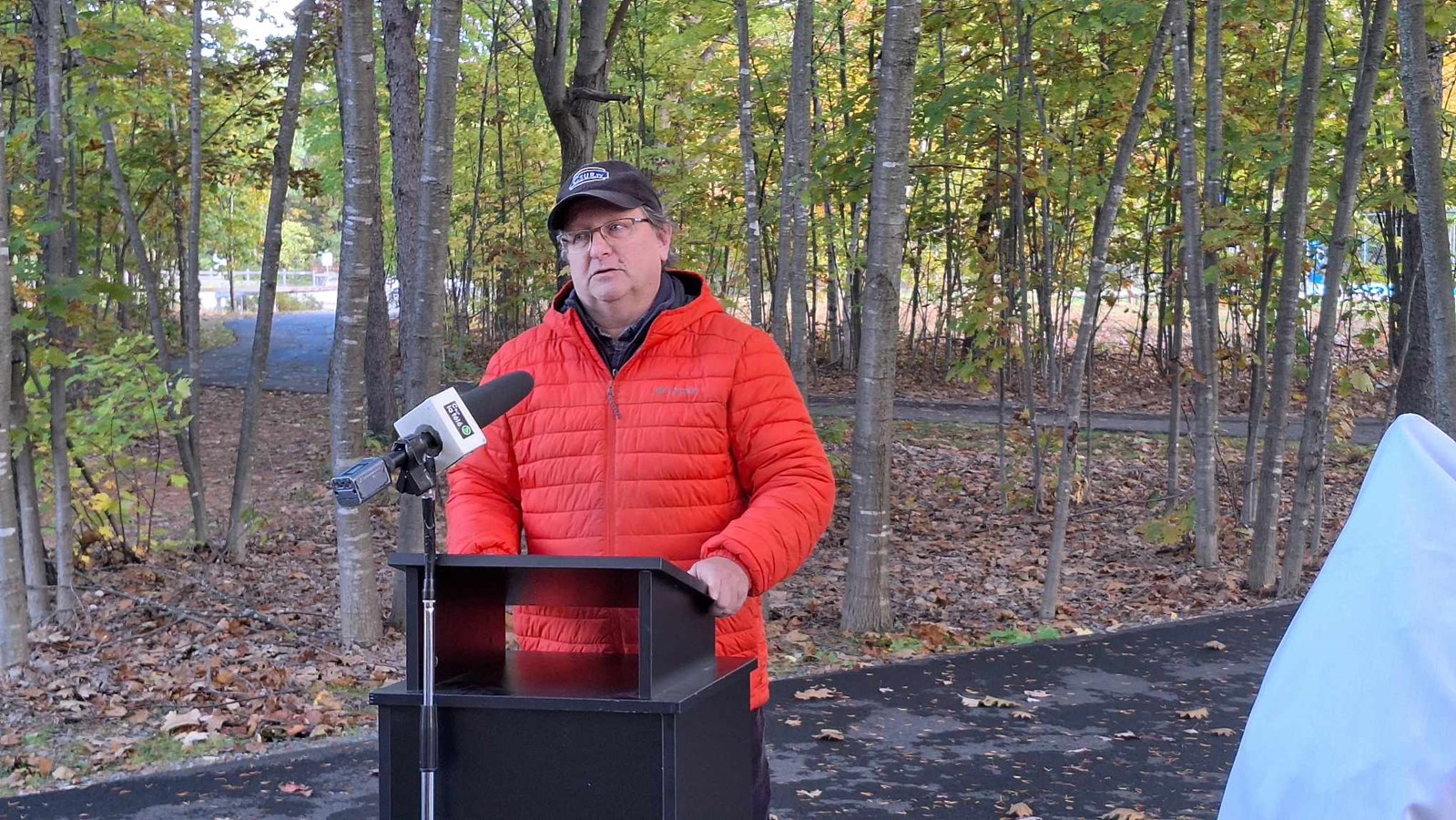 Une nouvelle œuvre prend racine au parc nature les Forestiers-de-Saint-Lazare